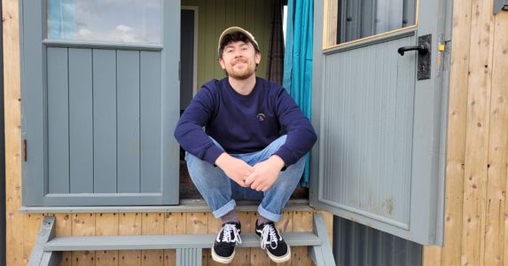 Jon Morris Digital Copywriter | The Dots